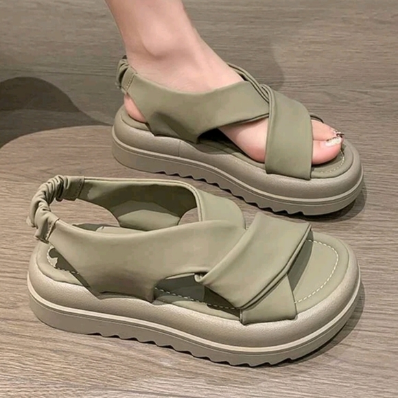 Unbranded | Shoes | Women Chunky Olive Green Sandals Size 75 Adjustable ...